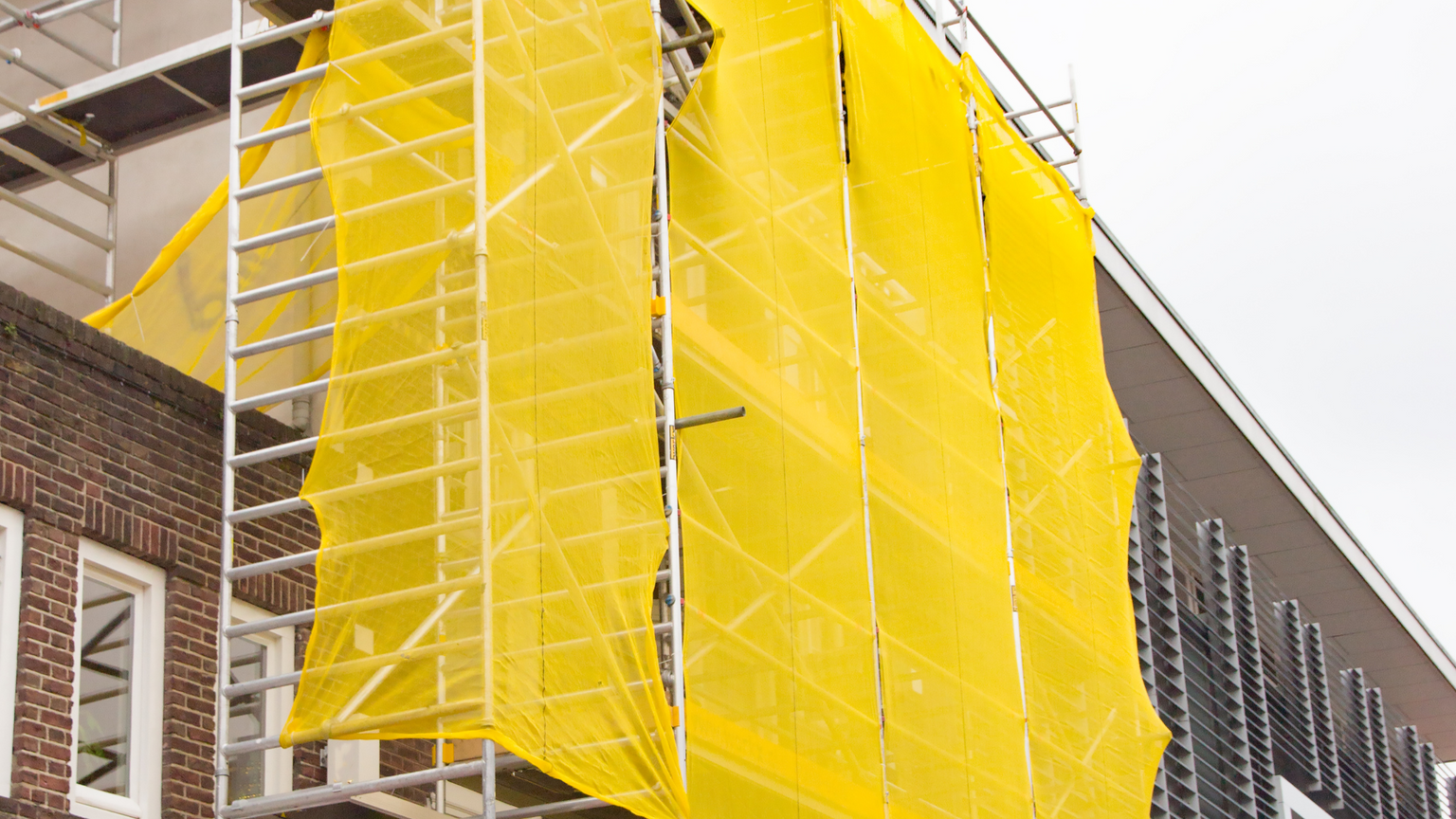 Debris Netting UK – Scaffold Safety Mesh 2m & 3m | Mudfords